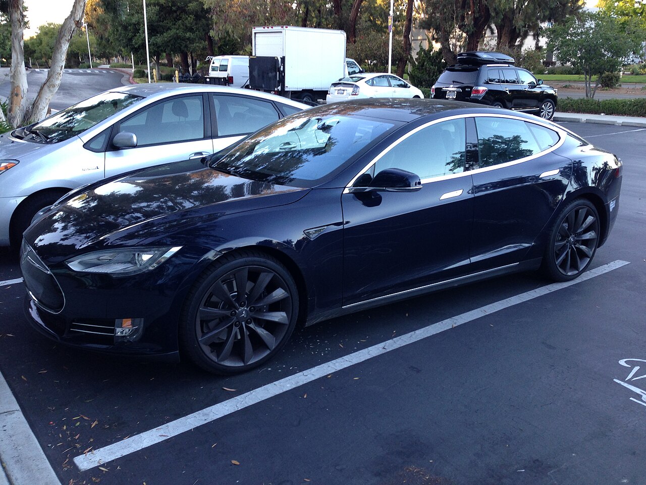 Tesla har kørt 400.000 kilometer: Sådan står det til med batteri og ...