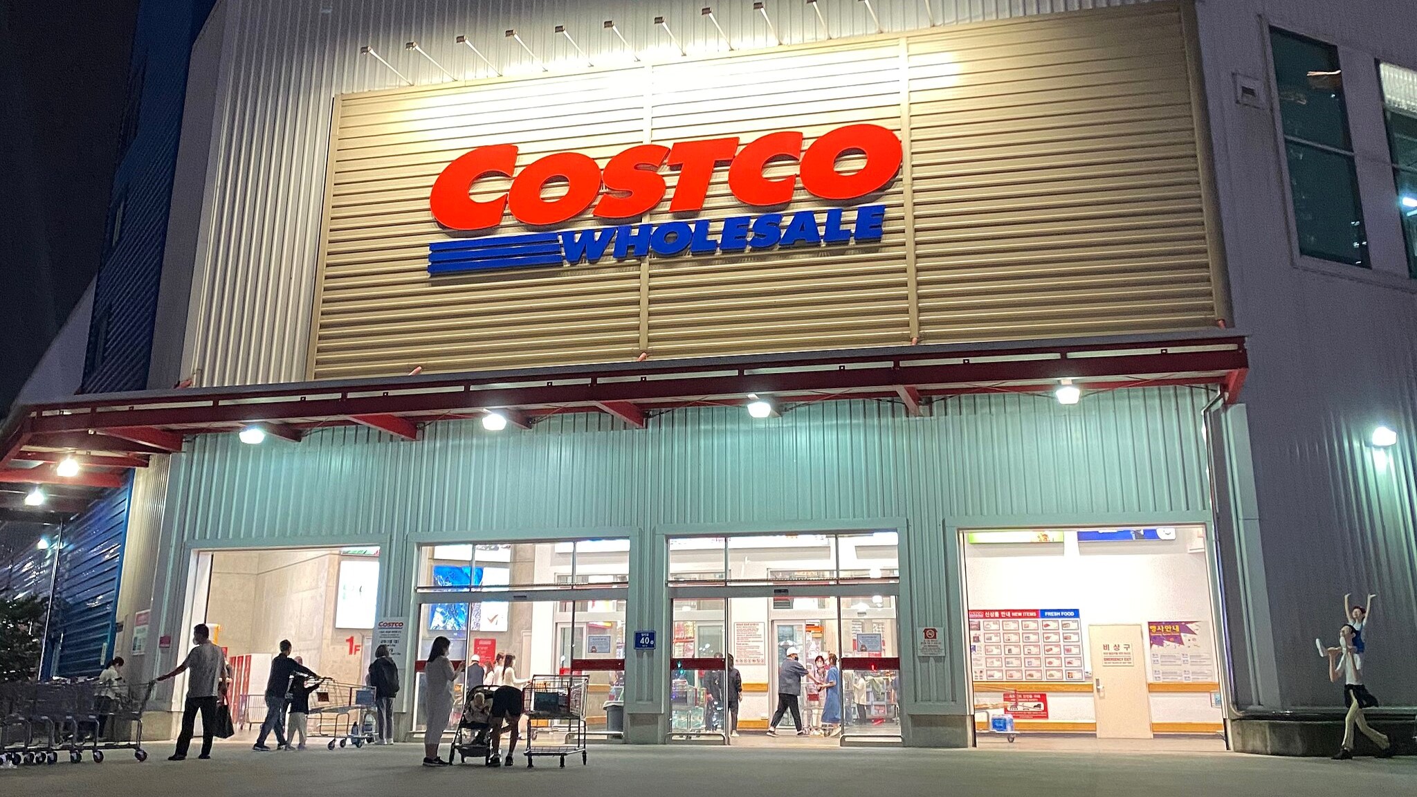 Costco recalls Caesar salads and sandwiches