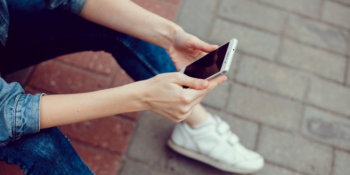 Mobilen tjuvlyssnar på allt du säger – Så stoppar du det