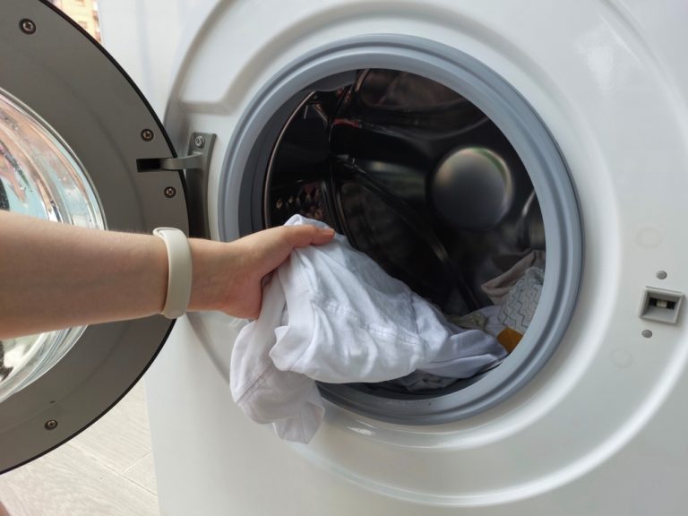 Dold knapp på din tvättmaskin kan ta bort mögel och svamp – har du ...