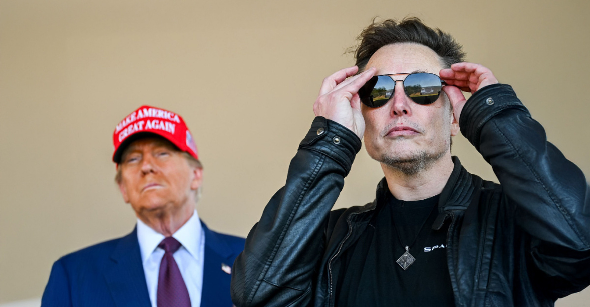 Trump og Musk lavede samme mystiske håndtegn under Charlie Kirks ...