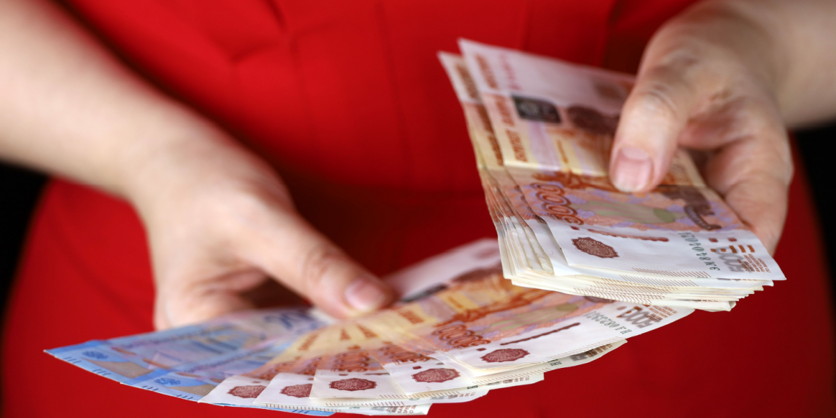 En kvinde, fem døde ægtemænd: Sådan svindler krigsenker det russiske ...