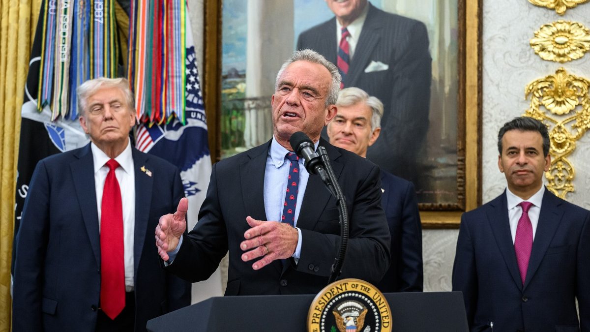 RFK Jr. “ran away” when a man collapsed in the Oval Office